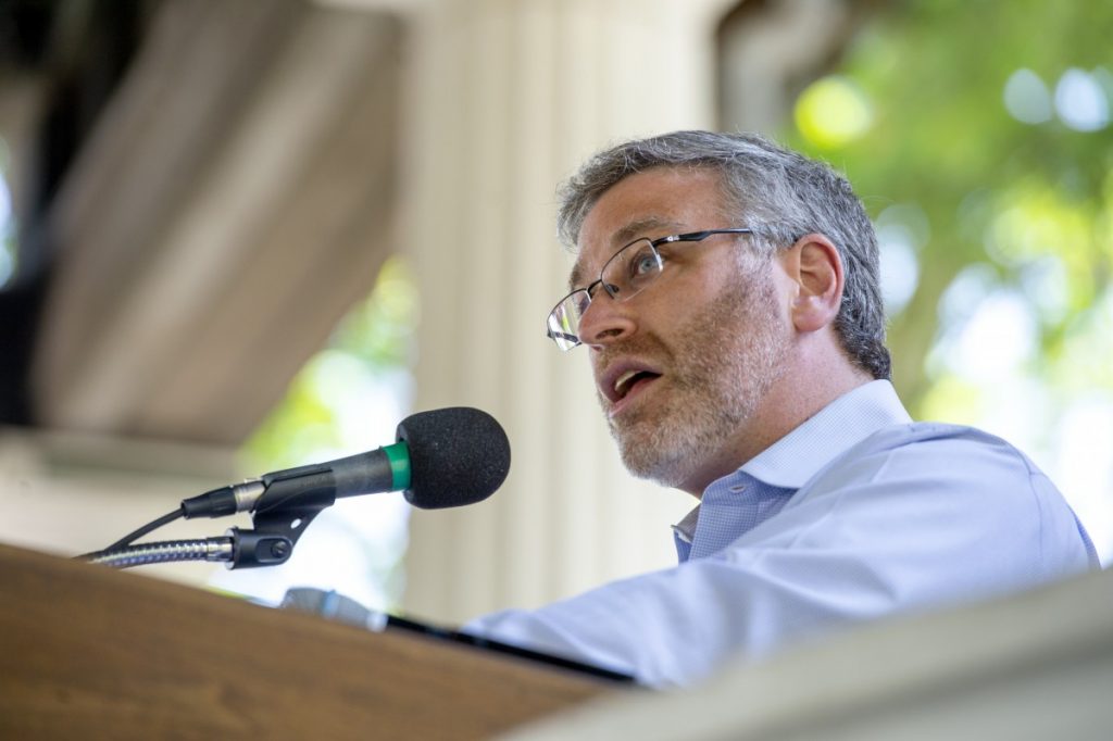 Rabbi Adam Chalom explores the challenges and strives of humanism in ...