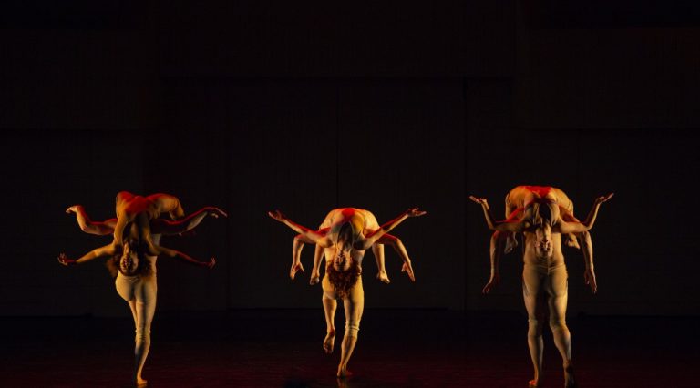 Pilobolus ‘outcharms, out-wows’ in Tuesday’s show - The Chautauquan Daily