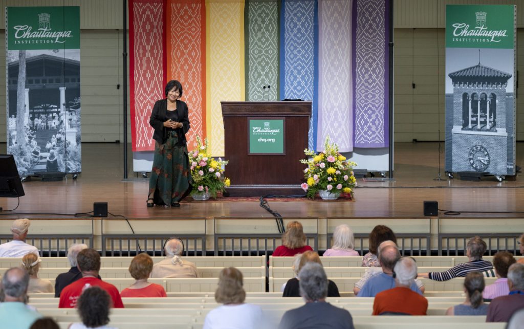 Philosopher Robin R. Wang teaches fundamentals of Yin Yang and Taoism ...