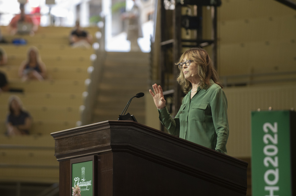 Harvard emerita professor Maria Tatar speaks on interplay of dark ...