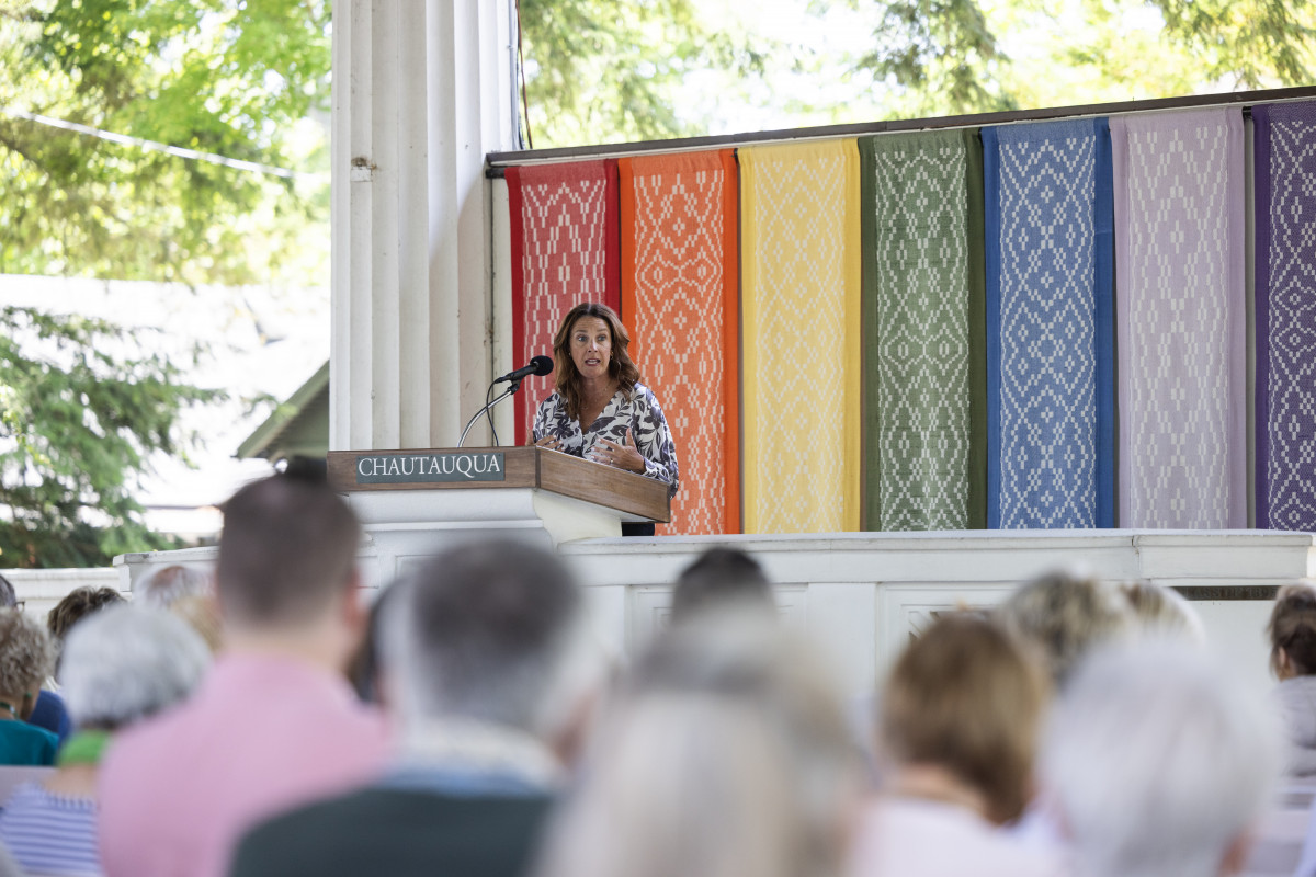 White calls for revolution of telling friends: ‘I love you’ - The ...