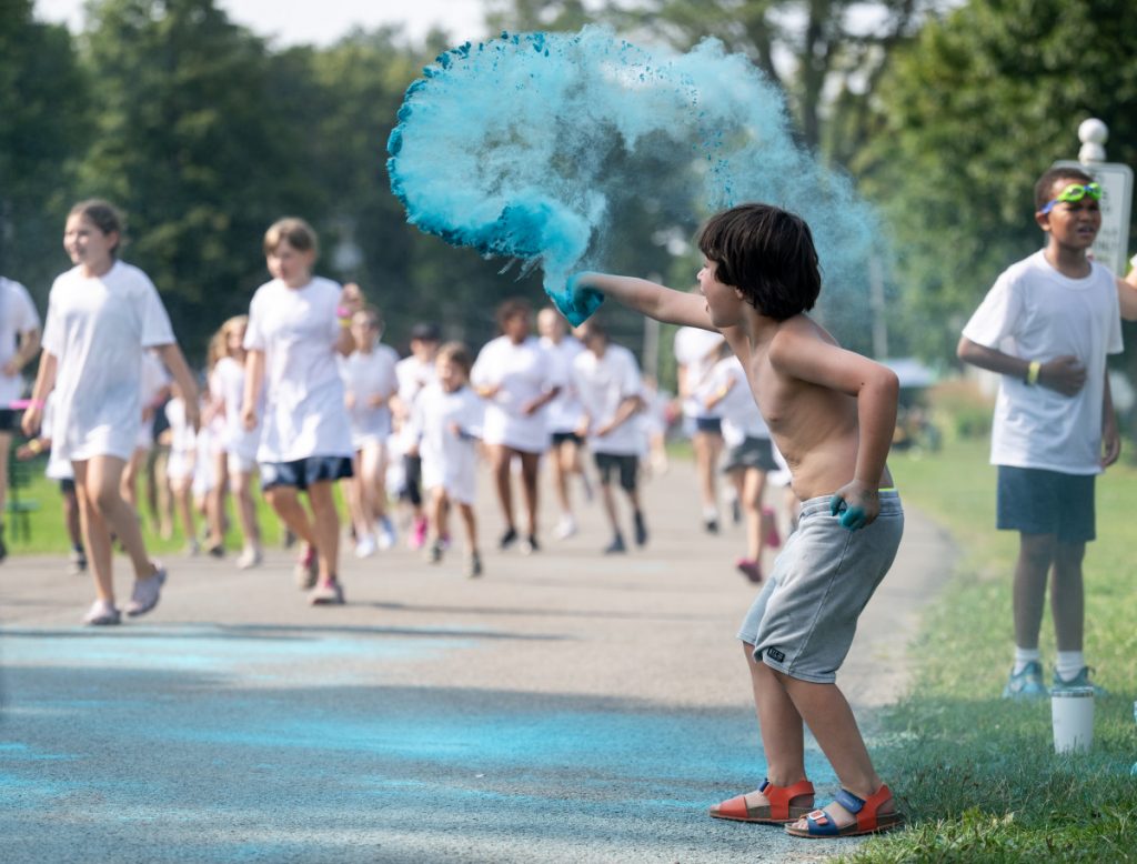 Earning their colors at the annual Beach to Beach Color Sprint - The ...