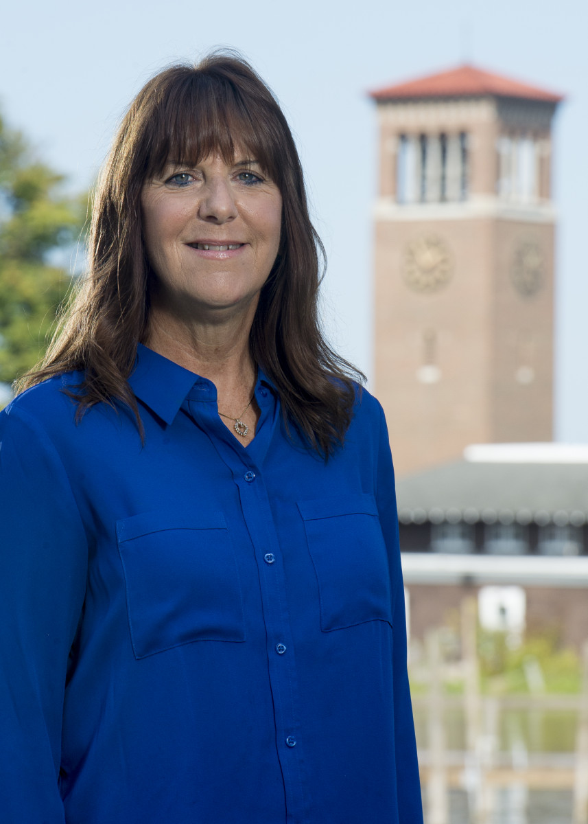 Rindy Barmore, longtime presence in Colonnade, community, to retire at ...