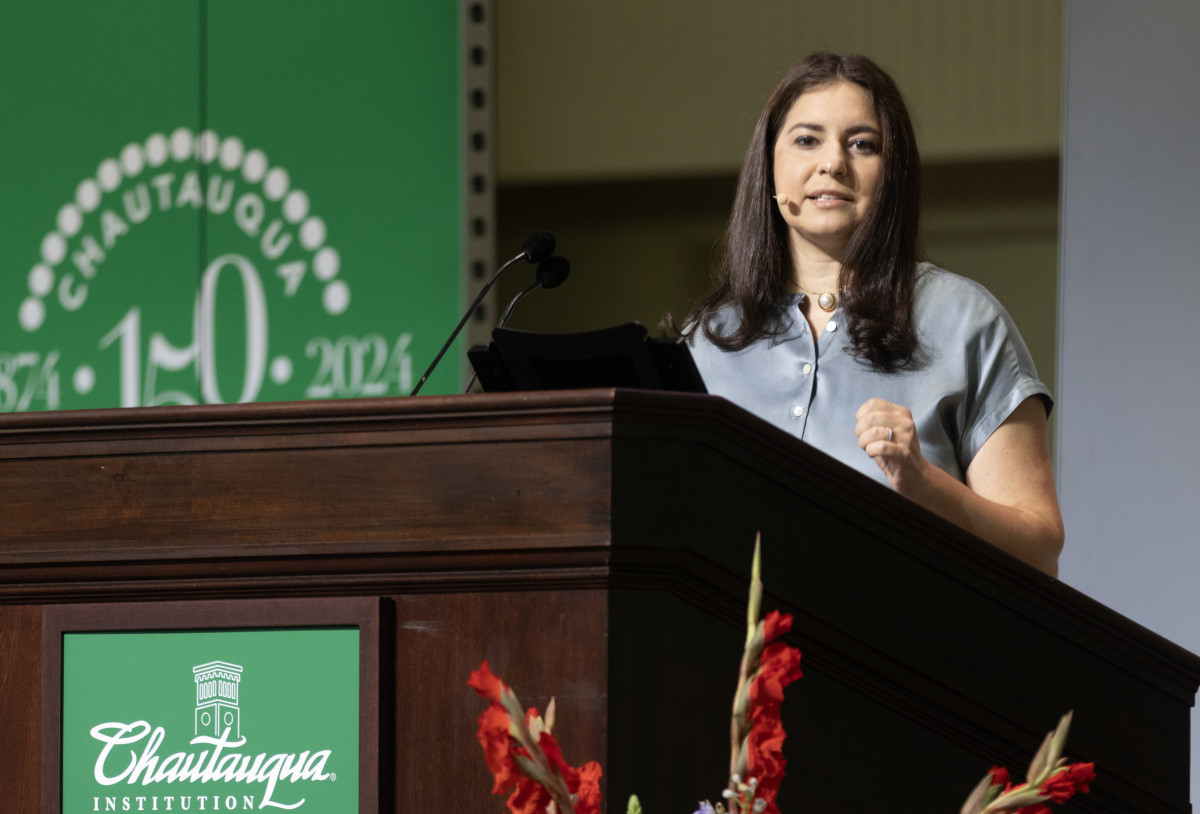 Joanna Stern opens Chautauqua Lecture Series Week 2 with glimpse of new ...