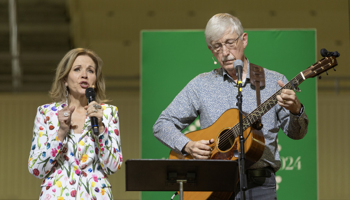 Soprano Reneé Fleming, scientist Francis Collins share work at ...