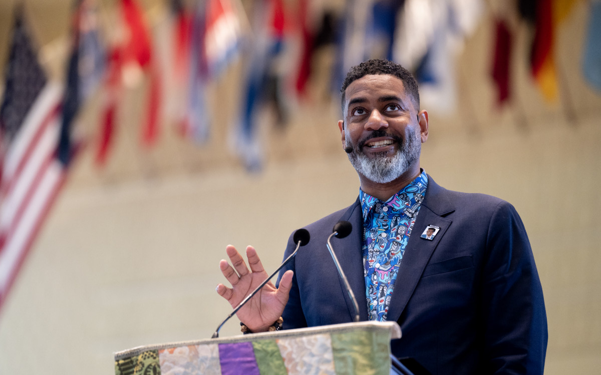 Make Gospel gumbo with Blues Moan, Gospel Shout, preaches Otis Moss ...