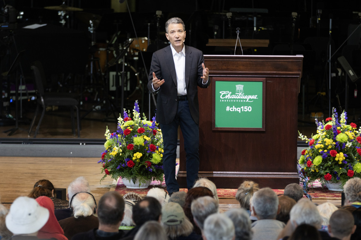 Jeffrey Rosen encourages commitment to self-mastery, reason in lecture ...