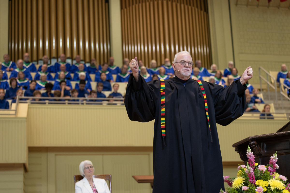 To be a Samaritan, love without expectations, Rev. Jim Wallis preaches ...