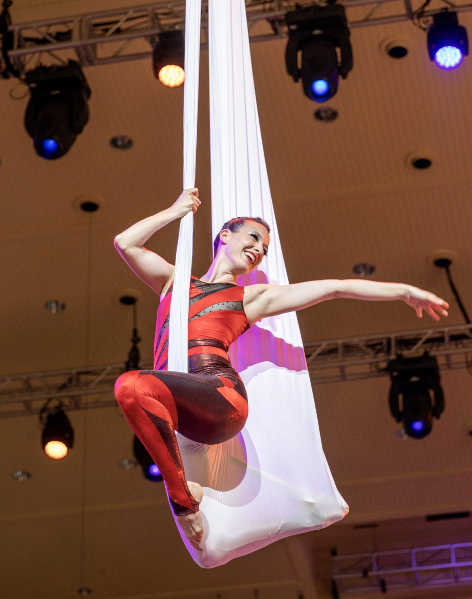 Cirque-tacular flips, jumps, spins back to Amp - The Chautauquan Daily